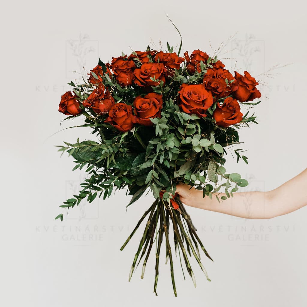 Kytice růží Brno / pugét růží na rozvoz a doručení - Květinářství ...